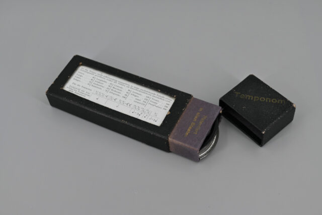 Silent gravity metronome - VM Collectables