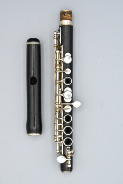 Conical ring-key piccolo – LOT, Louis - VM Collectables